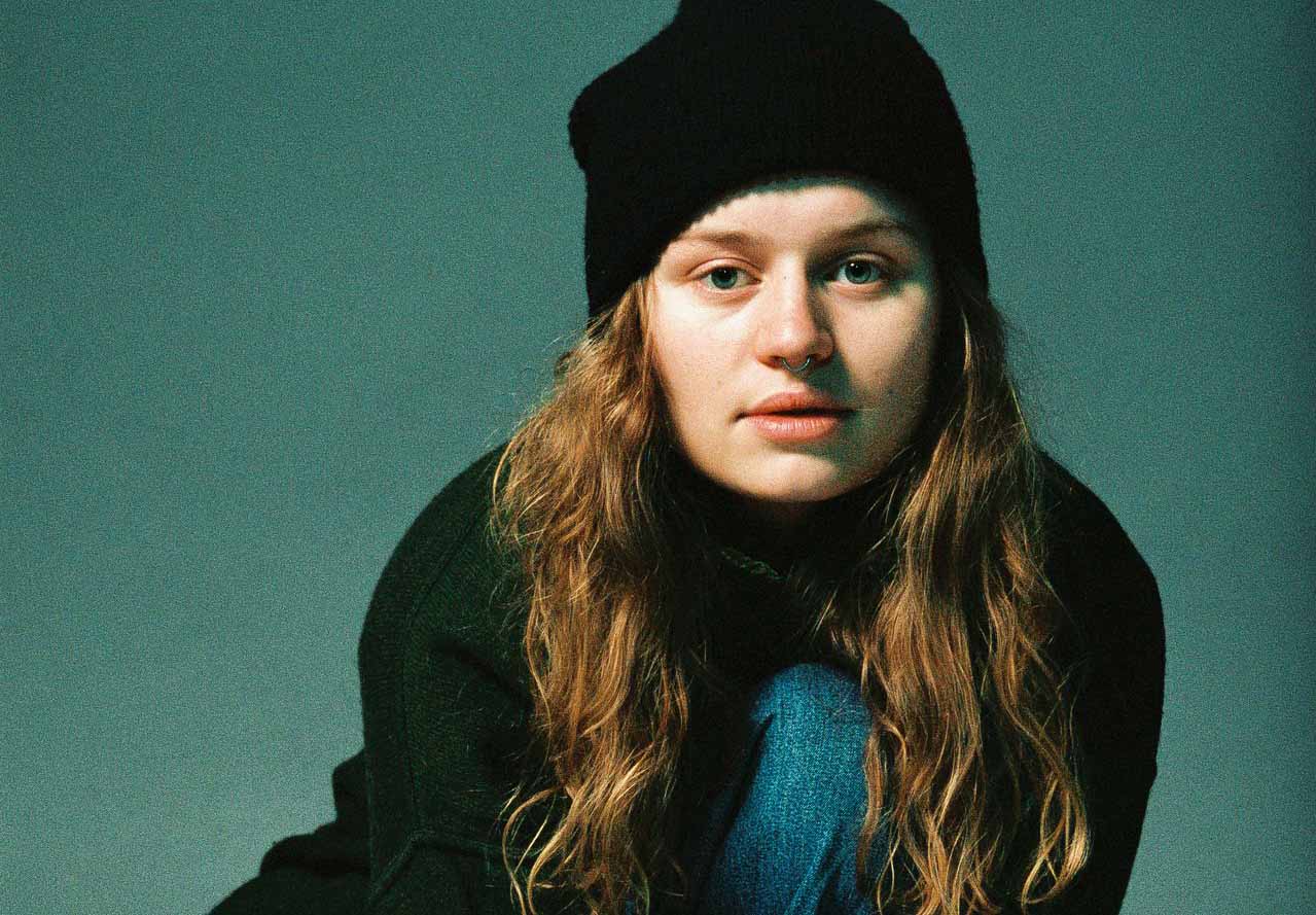 Akıl hastalıklarını da yazıyor, cinsel kimliğini de: Girl in Red ...