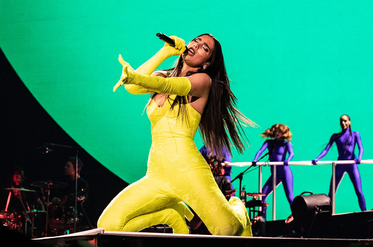 Dua Lipa'nın en iyi 7 canlı performansı | Dergy | Müzik · Sinema ...