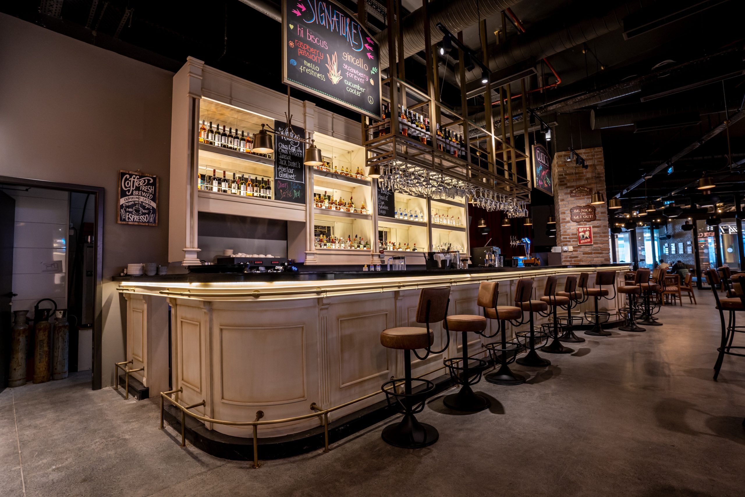 JJ Pub'ta müzik ve yemek bir arada | Dergy | Müzik · Sinema · Etkinlik ...